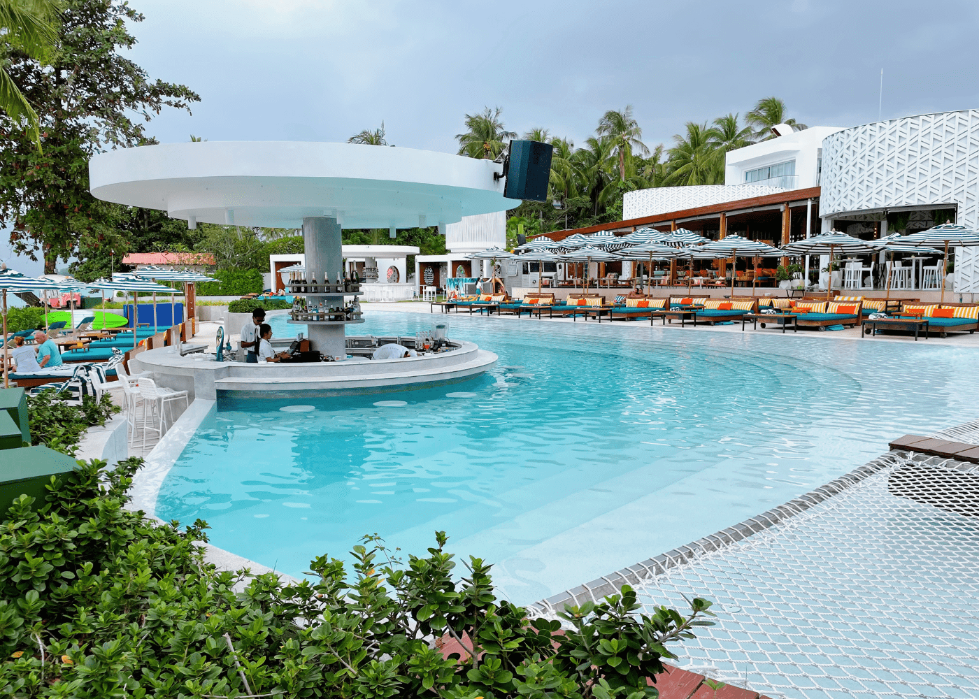 Avani Chaweng review: 24/7 fun at the beach club | Honeycombers