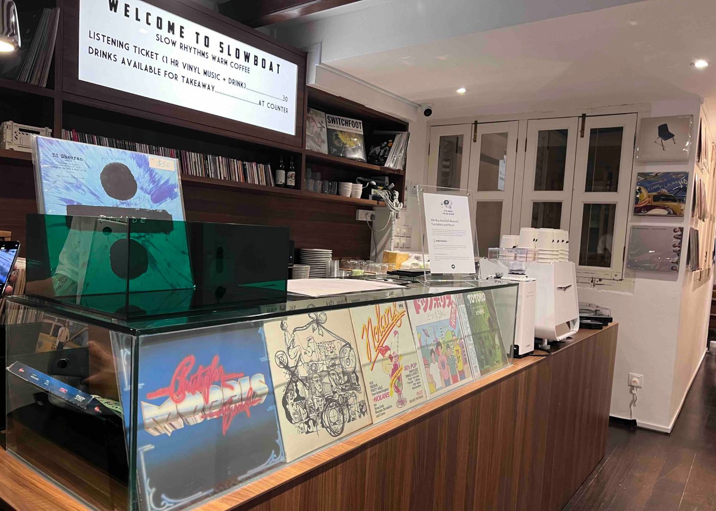 Vinyl Cafes in Singapore For Music Lovers To Listen To Records