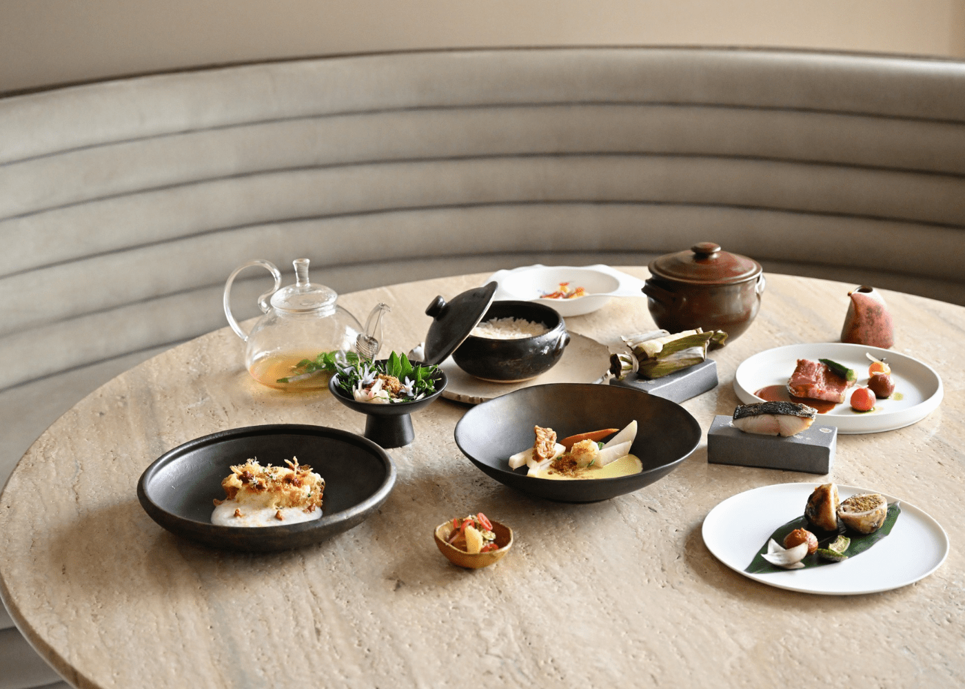 Set Dinner Menus in Singapore For Business Meetings and Dates