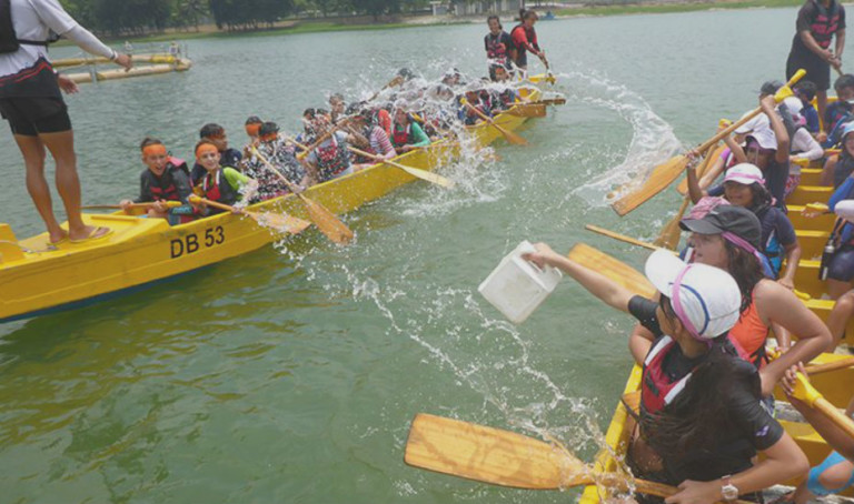 Dragon boating in Singapore: Where to learn dragon boat racing for ...