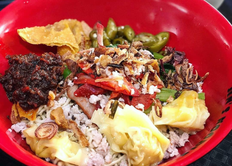 We know the best Sarawak kolo mee stalls in Singapore | Honeycombers
