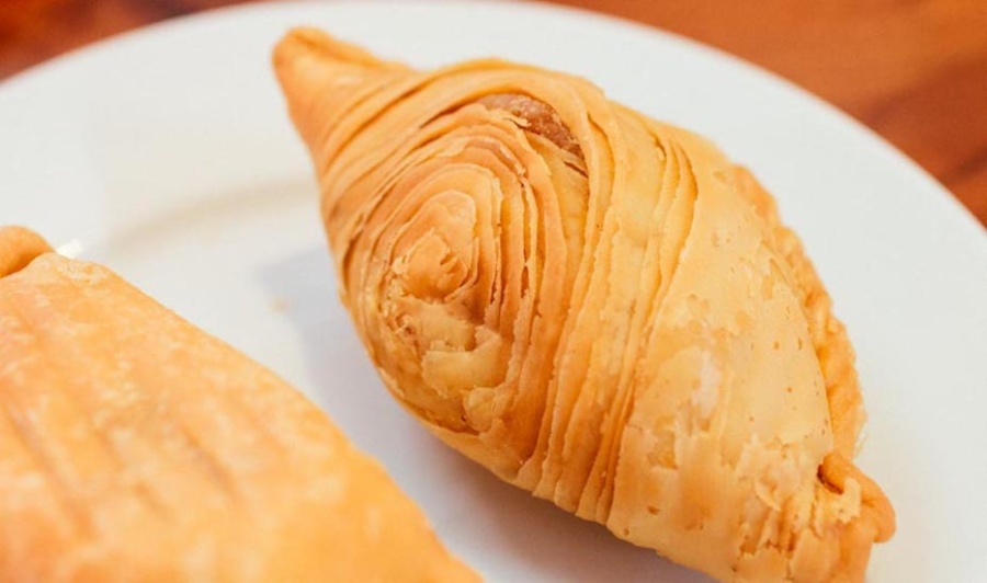 Battle of the curry puffs in Singapore: Who does it best? | Honeycombers