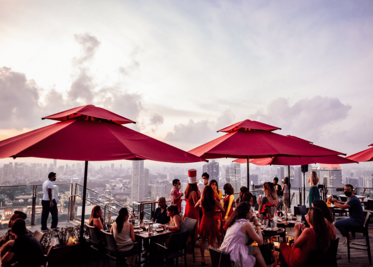 31 rooftop restaurants & bars in Singapore for great views ...