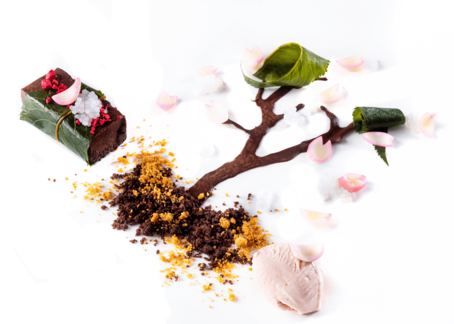 Sakura season is here with the sakura-themed menus! | Honeycombers