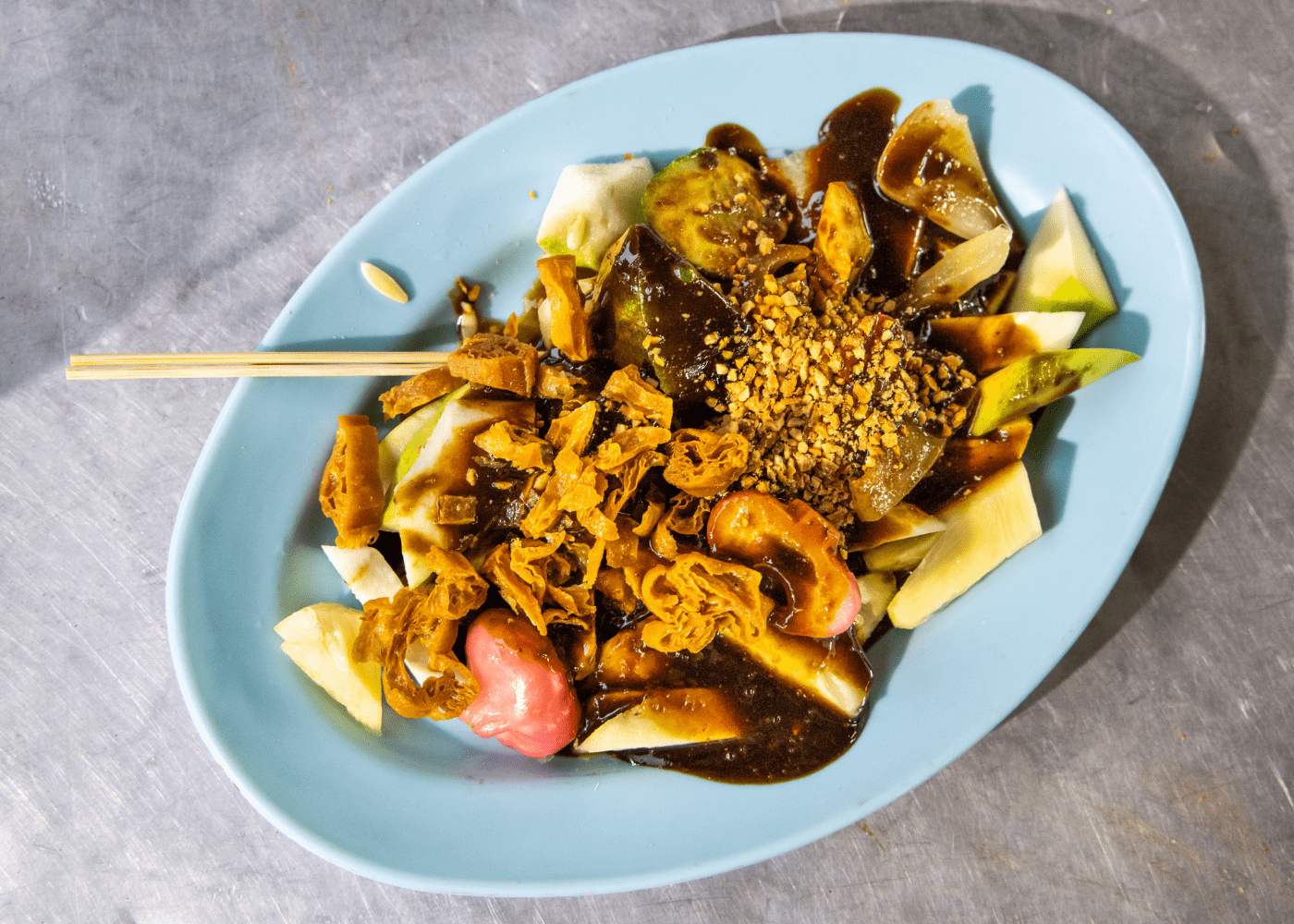 Local Food in Singapore: Iconic Dishes, Snacks & Sweet Treats