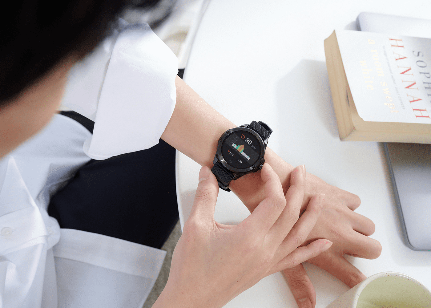 5 tips on how to choose the perfect smartwatch for you | Honeycombers