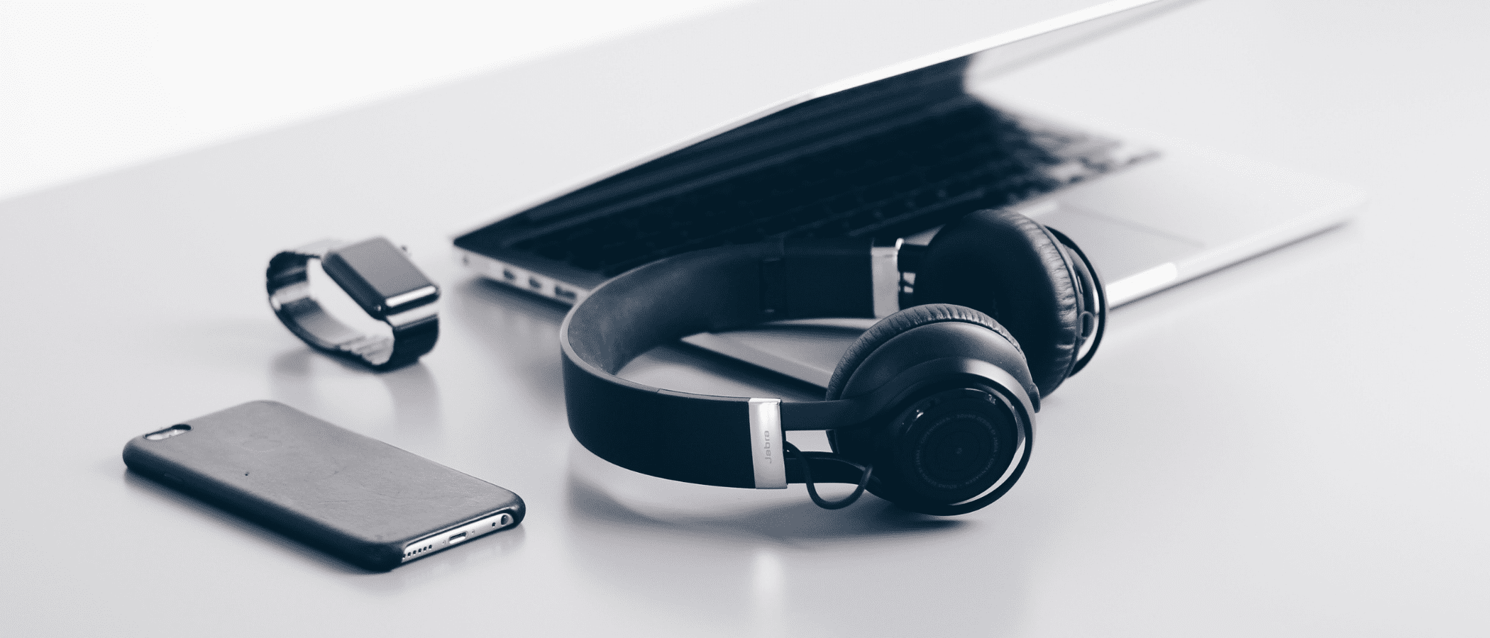 Cool gifts for tech junkies | Honeycombers