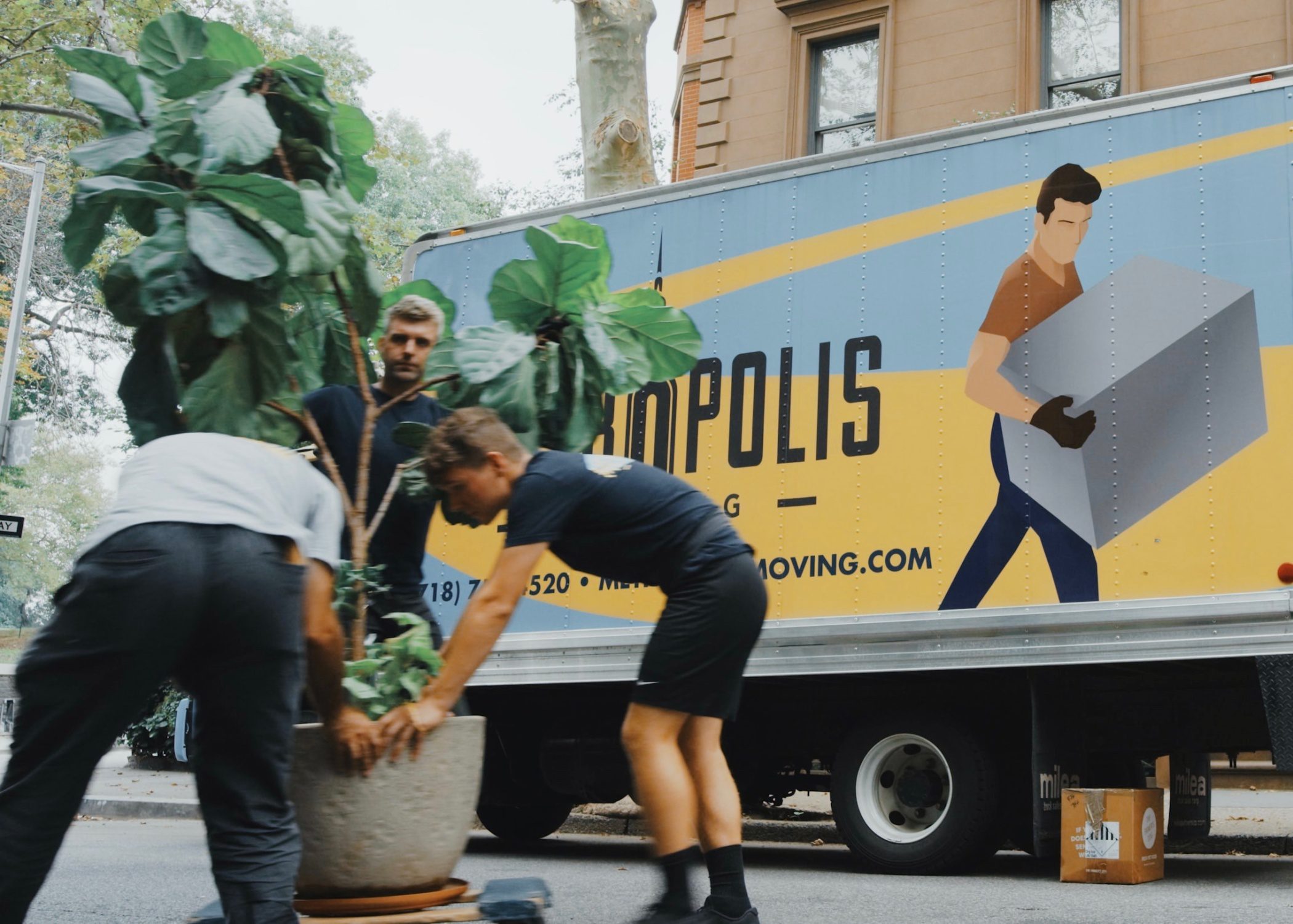 An expat’s essential checklist to living in Singapore [2023] | Honeycombers