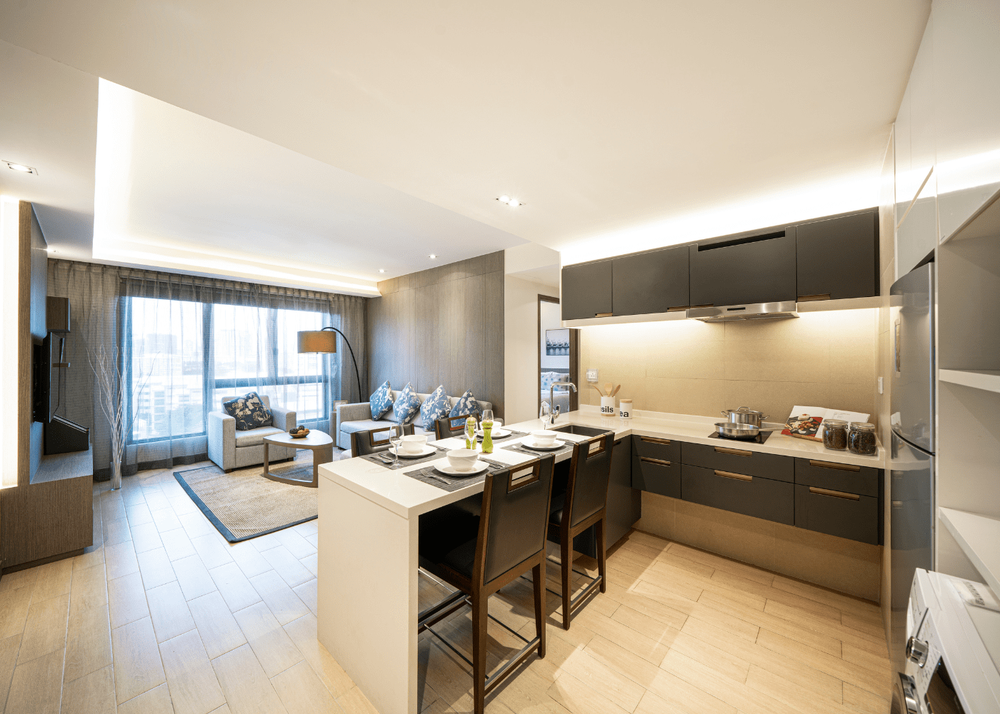 An expat’s essential checklist to living in Singapore [2023] | Honeycombers