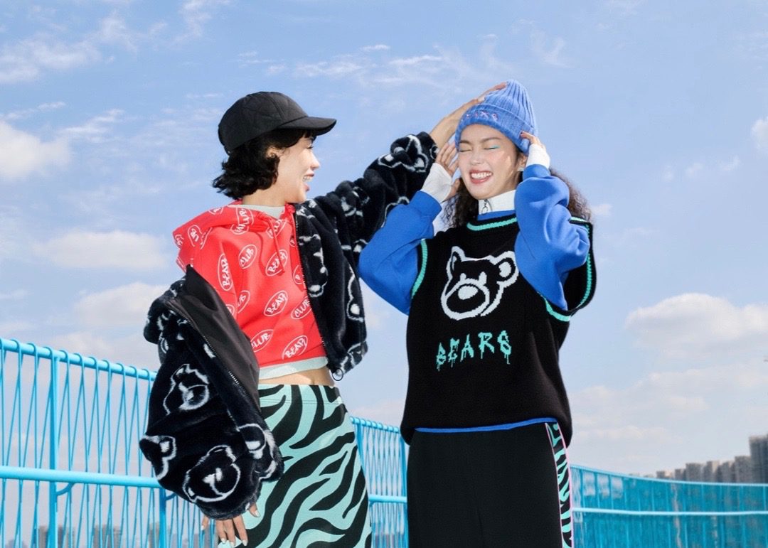 Look bussin’ with these top Y2K fashion tips | Honeycombers