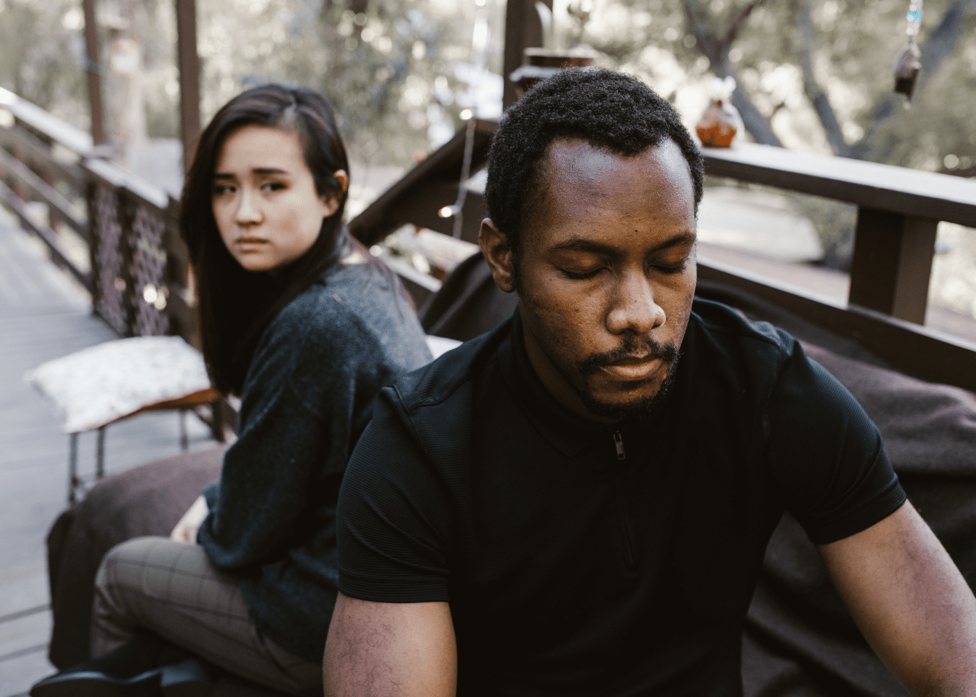Red Flag Alert 6 Signs Your Partner Is Cheating On You Honeycombers