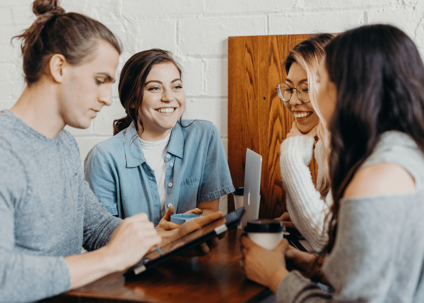 How to network with people: 6 tips from a pro | Honeycombers