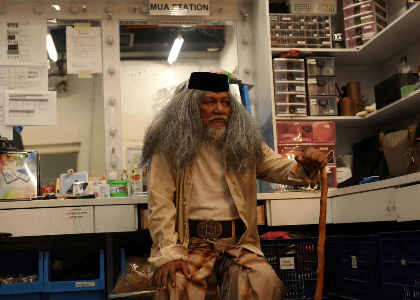 An interview with scareactors at Halloween Horror Nights | Honeycombers