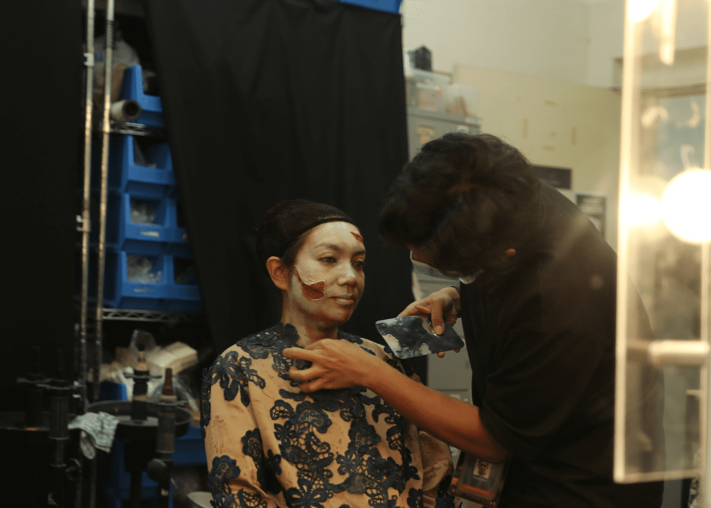 An interview with scareactors at Halloween Horror Nights | Honeycombers