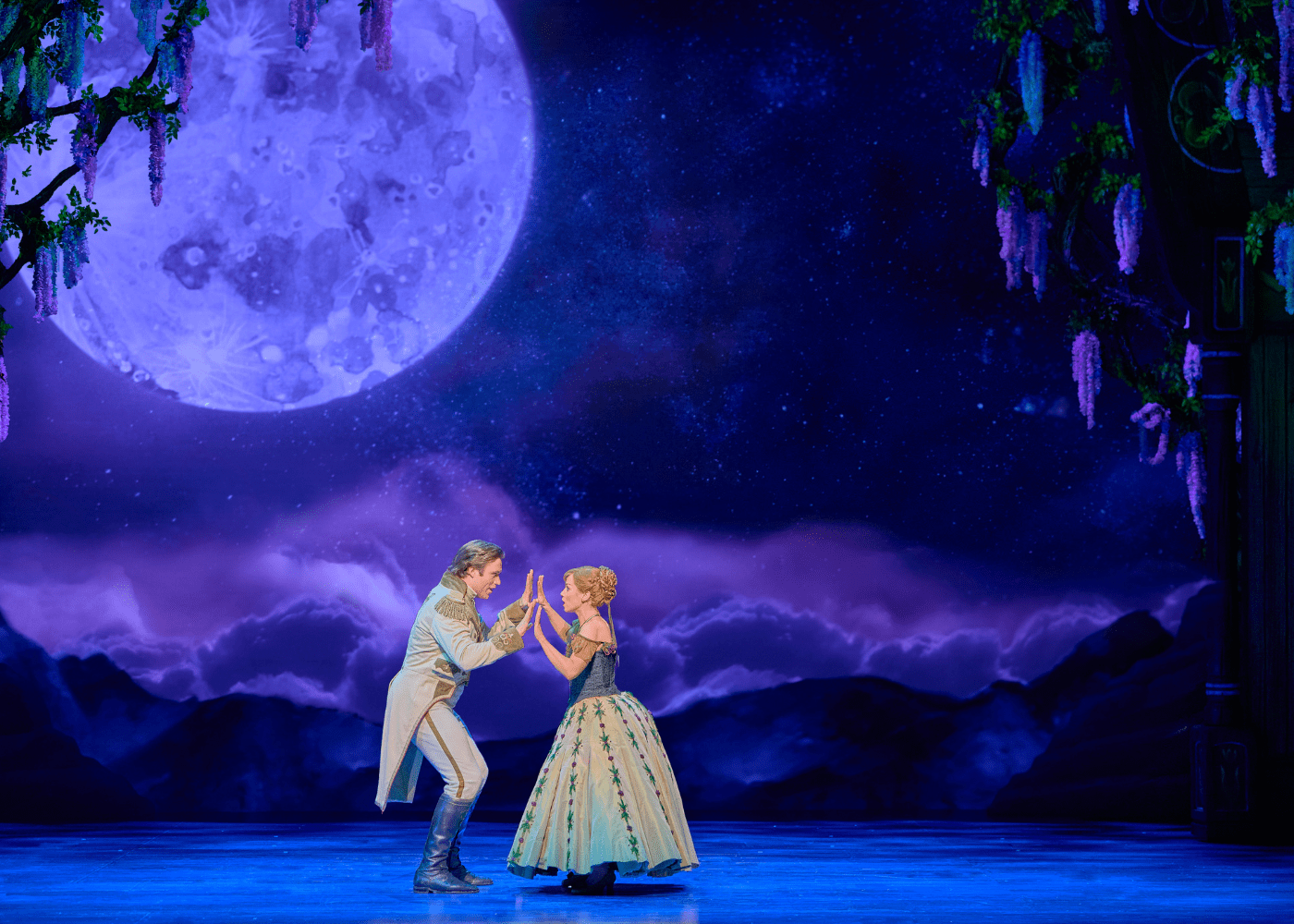 Review: Disney’s Frozen The Musical arrives in Singapore | Honeycombers