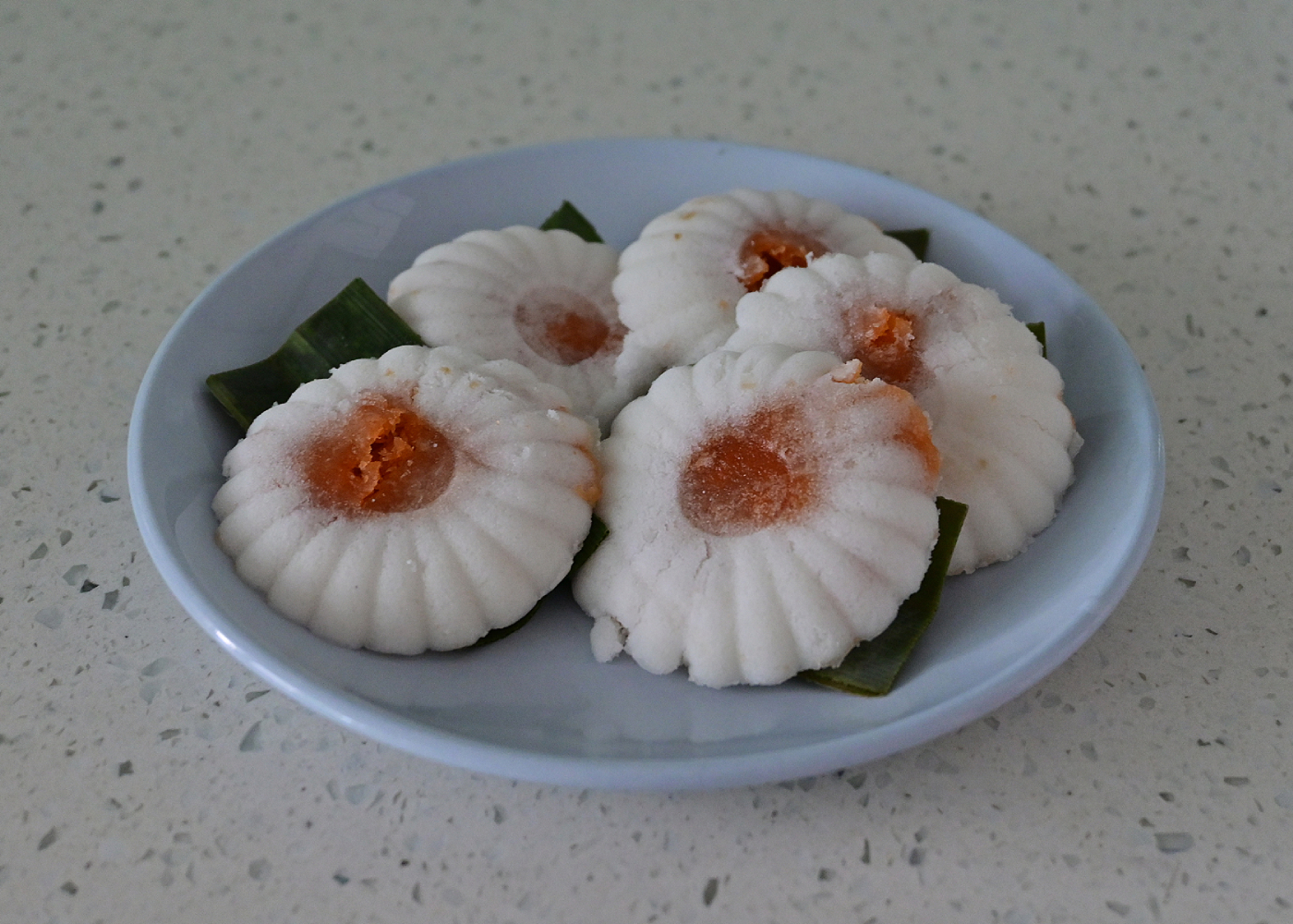 Local Food in Singapore: Iconic Dishes, Snacks & Sweet Treats