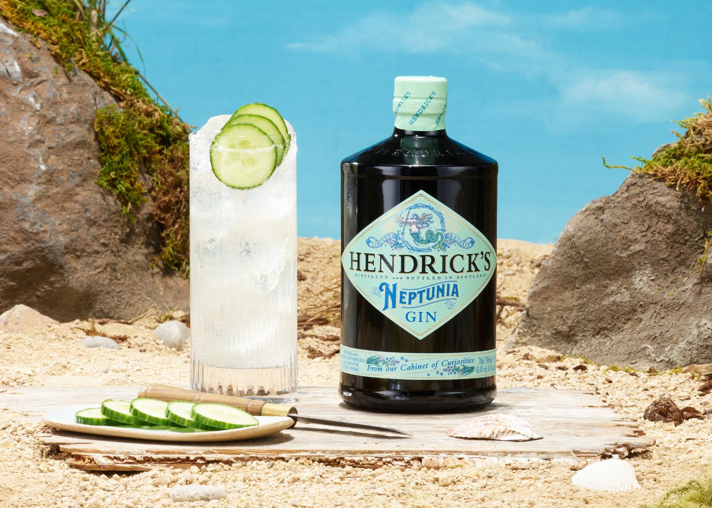 Clink to Christmas: 3 festive gift ideas for gin lovers | Honeycombers