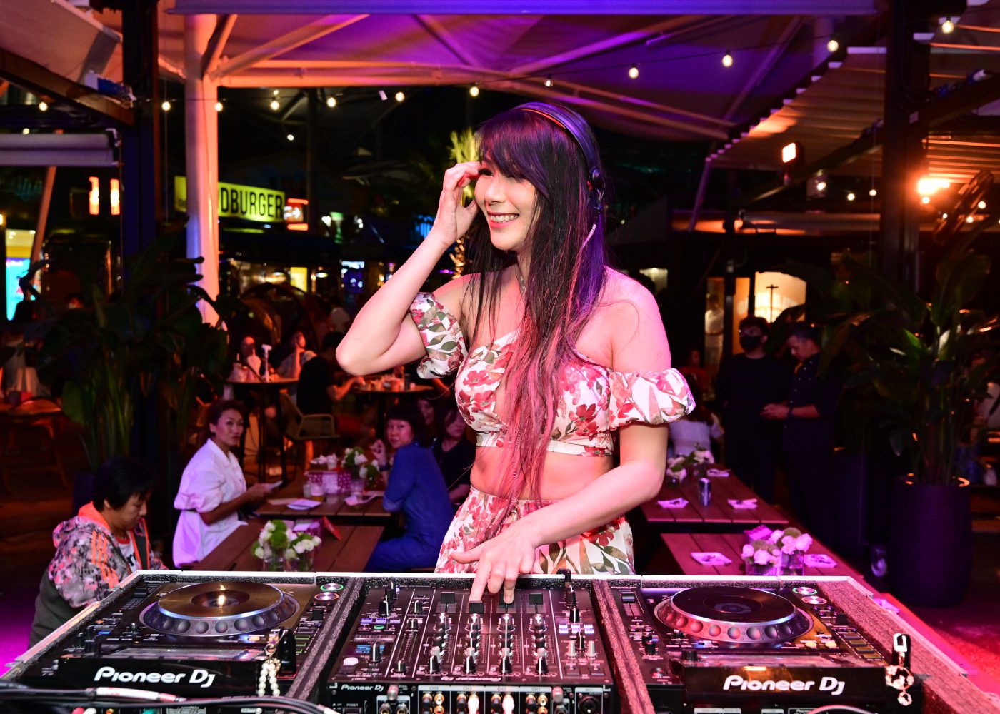 Usher in the holidays at Resorts World Sentosa’s Superstar Christmas