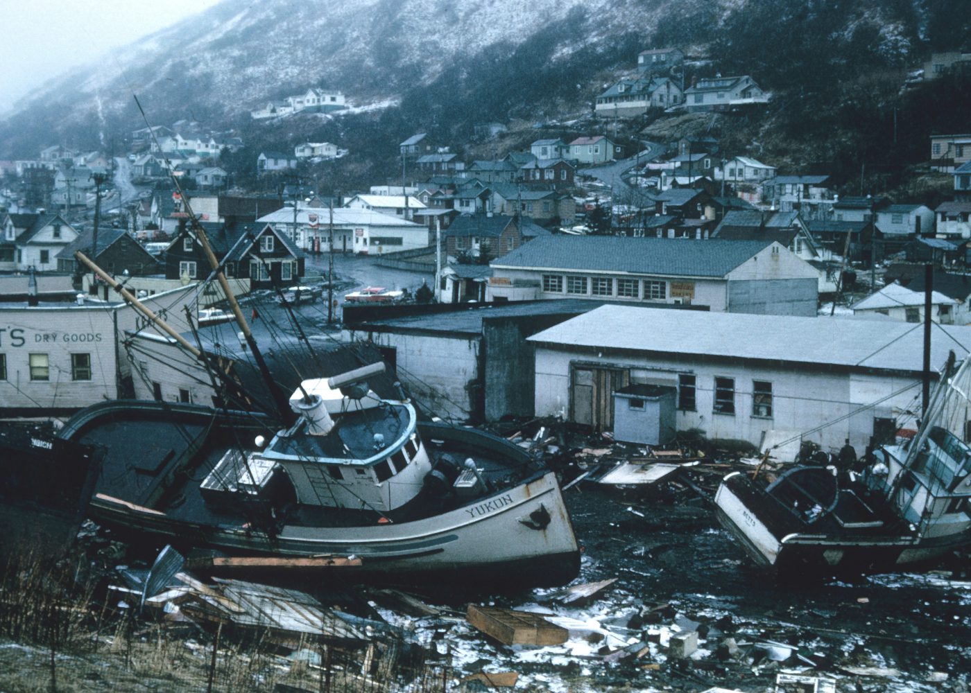 What to do when a disaster strikes while you’re overseas | Honeycombers