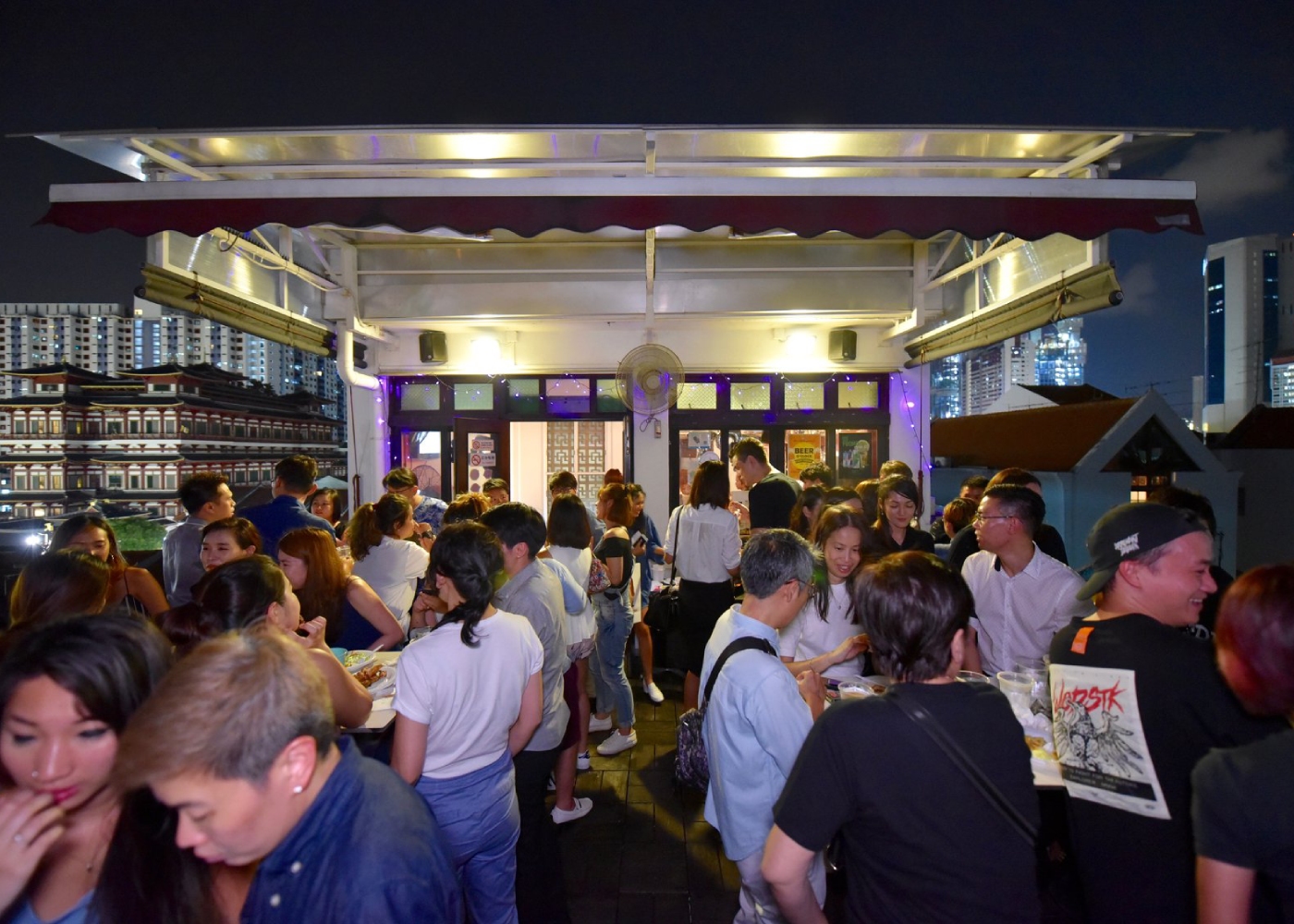 Rooftop Bars in Singapore: Best Spots for Views and Vibes