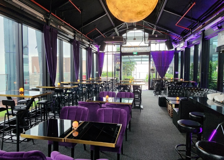 Rooftop Bars in Singapore: Best Spots for Views and Vibes