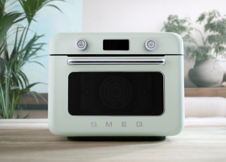 Smeg’s New Oven Does it all: Convection, Steam, Air Fry and more