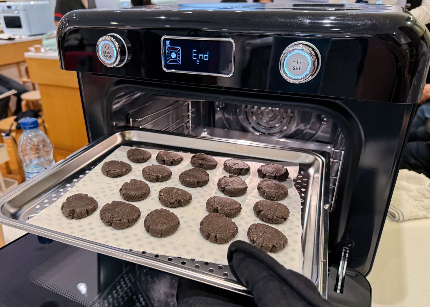 Smeg’s New Oven Does it all: Convection, Steam, Air Fry and more
