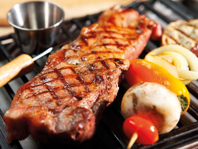 Sunday BBQ in Seminyak | Peppers Sentosa | The Honeycombers Bali