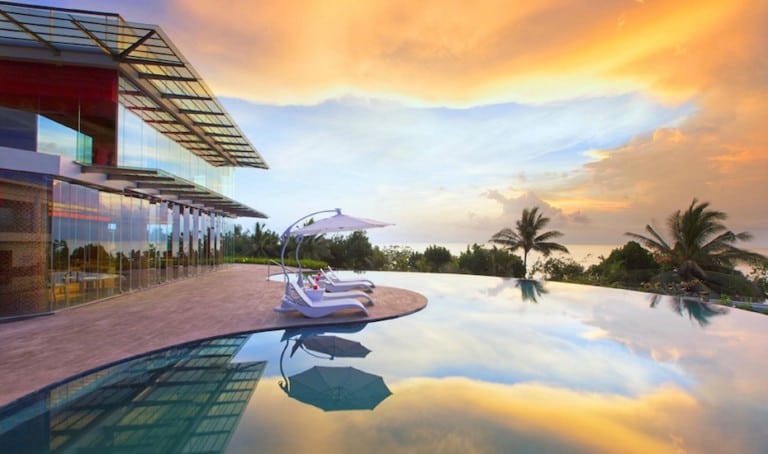 33 best infinity pools in Bali for your 2024 bucket list ...