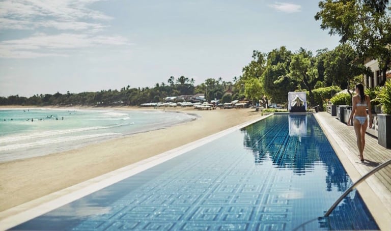 33 infinity pools in Bali that'll take your breath away! | Honeycombers ...