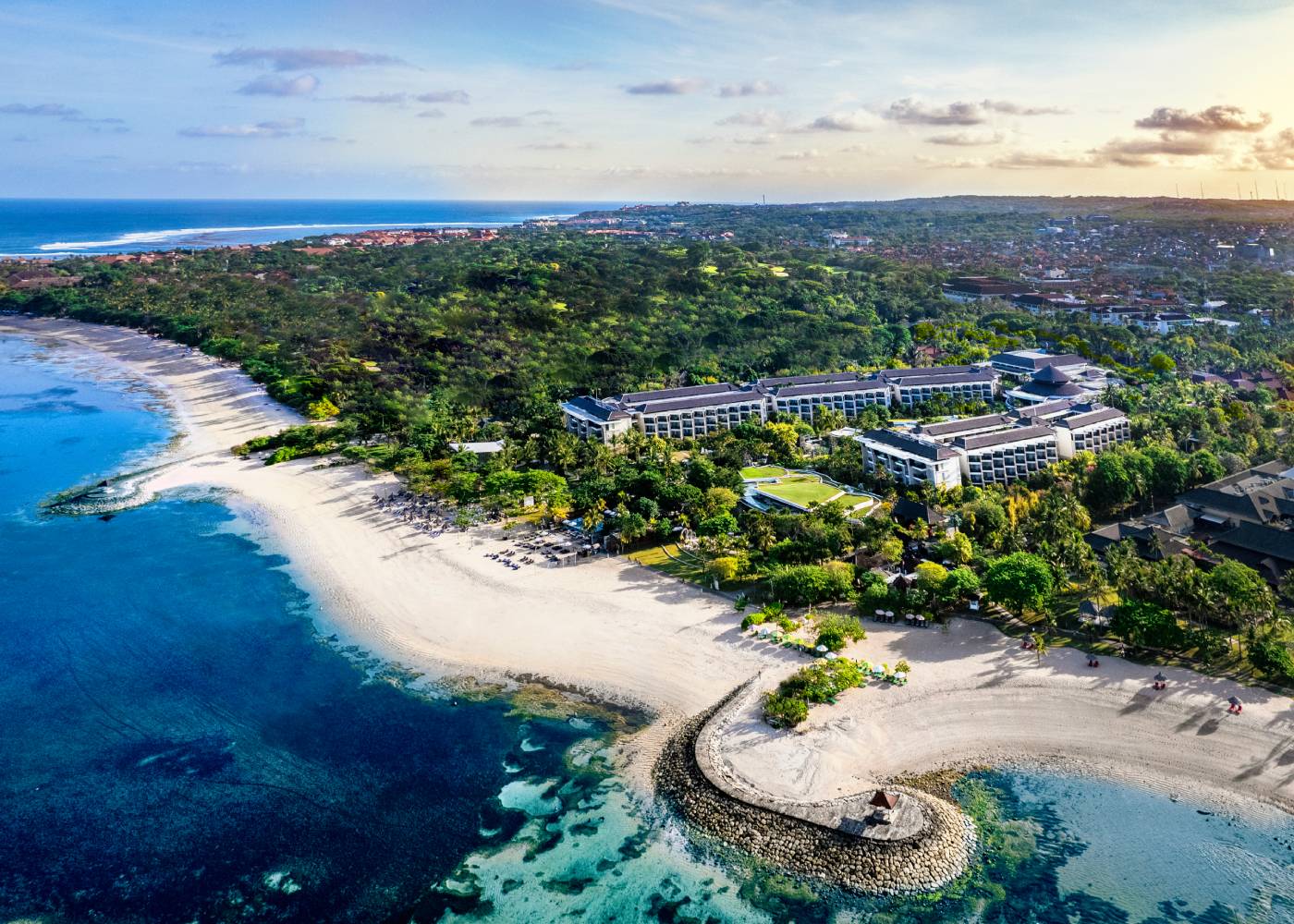 15 BEST beachfront hotels in Bali (with ocean views!)