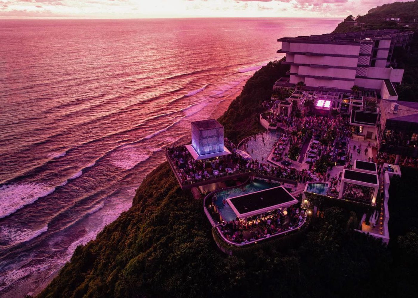 BALI NIGHTLIFE: 14 best late-night bars & dance clubs for 2025