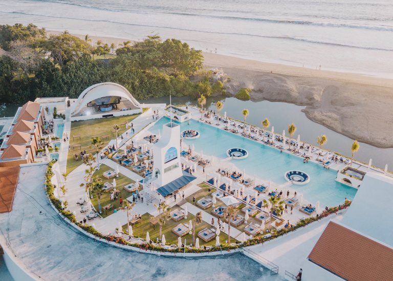 39 Beach Club di Bali yang wajib dikunjungi di 2025 | Honeycombers Bali
