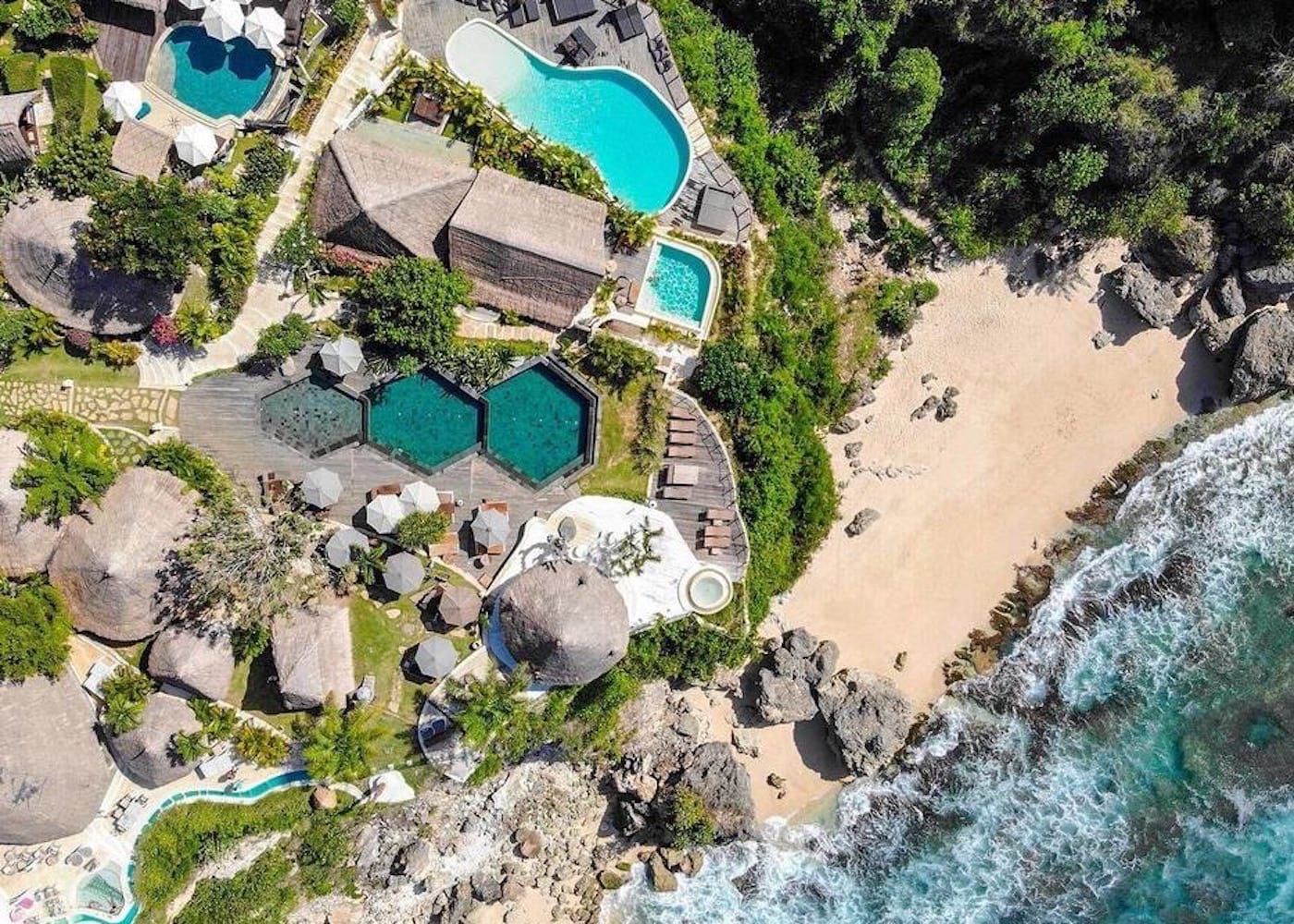 30 Rekomendasi Hotel di Uluwatu Bali yang terbaik | Honeycombers Bali