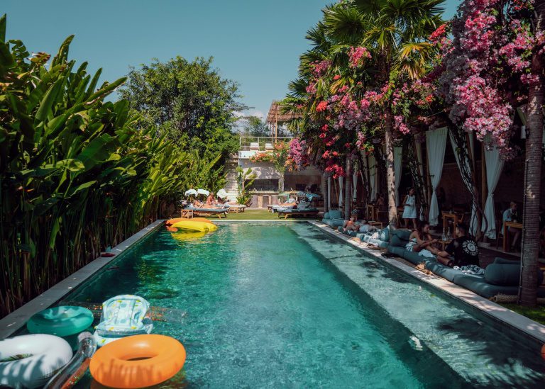 15 BEST POOL & DAY CLUBS IN BALI | Honeycombers Bali