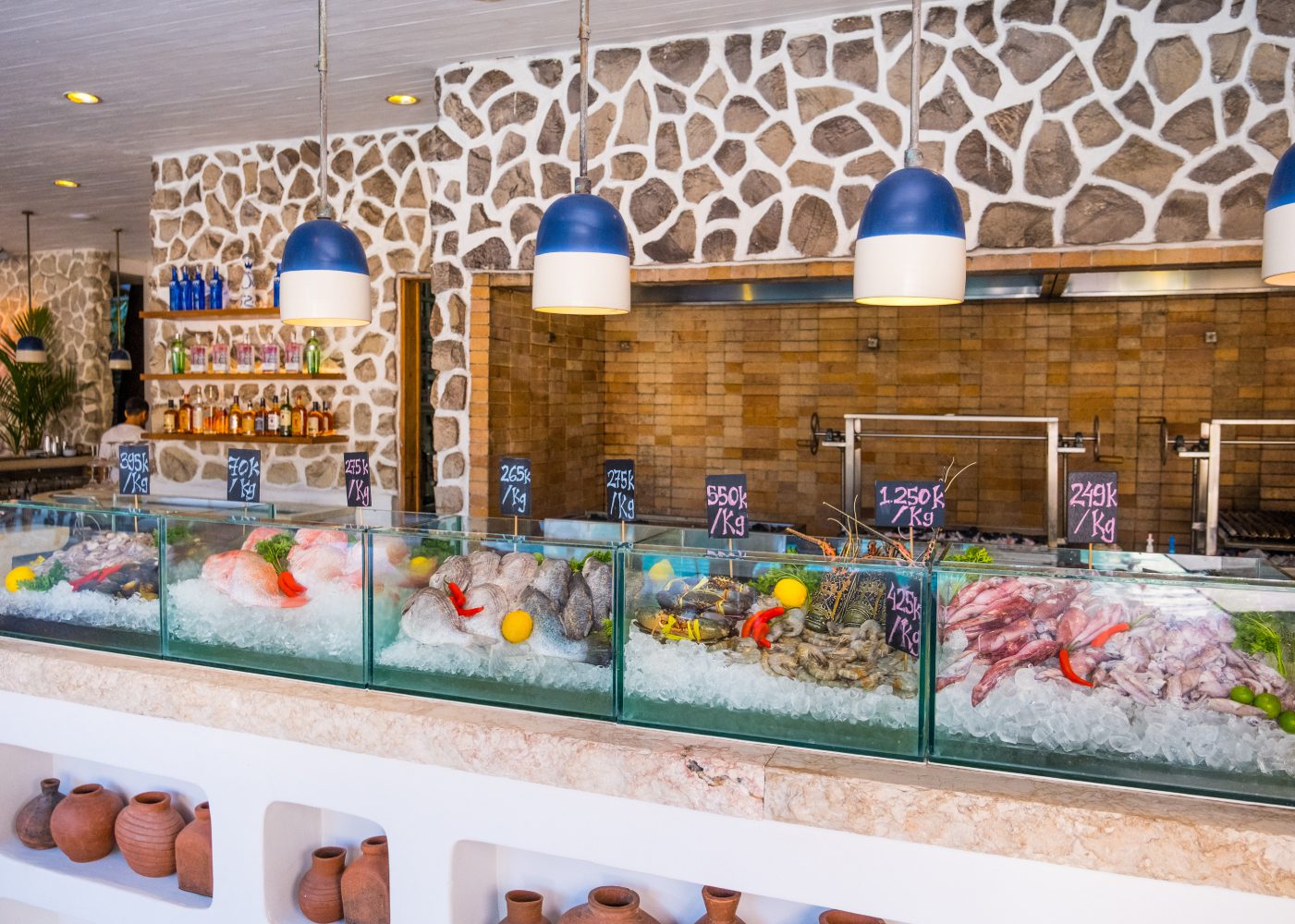 Mrs Sippy now slings a Jimbaran-style seafood BBQ! | Honeycombers Bali