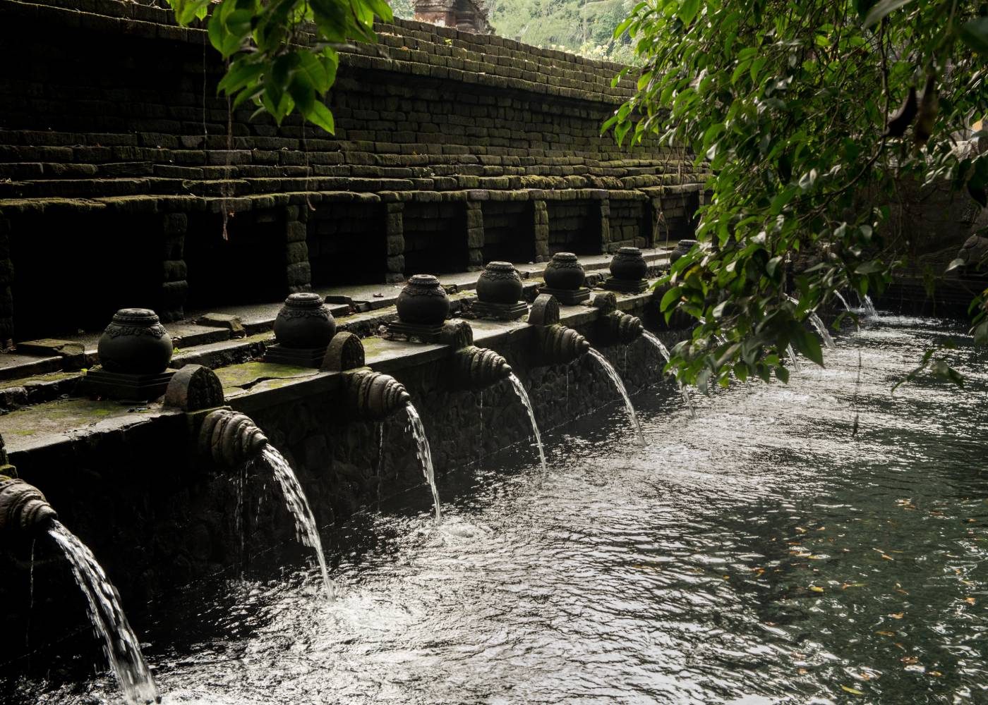 Melukat: What is a Balinese water purification? | Honeycombers Bali