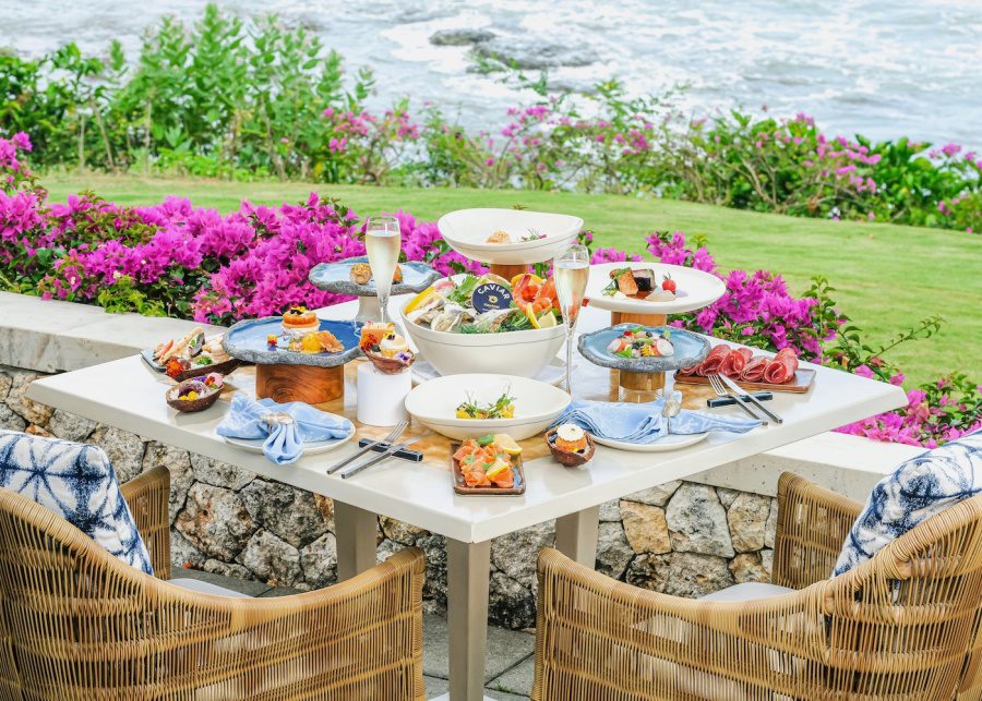 17 Sunday Brunch Places in Bali with Free-Flow Food & Drinks!