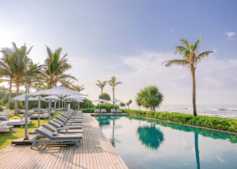 26 Best Beach Clubs In Bali You NEED To Visit In 2025