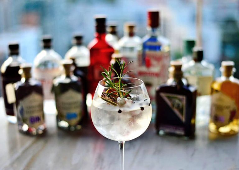 Gin bars in Hong Kong for the perfect G&Ts | Honeycombers