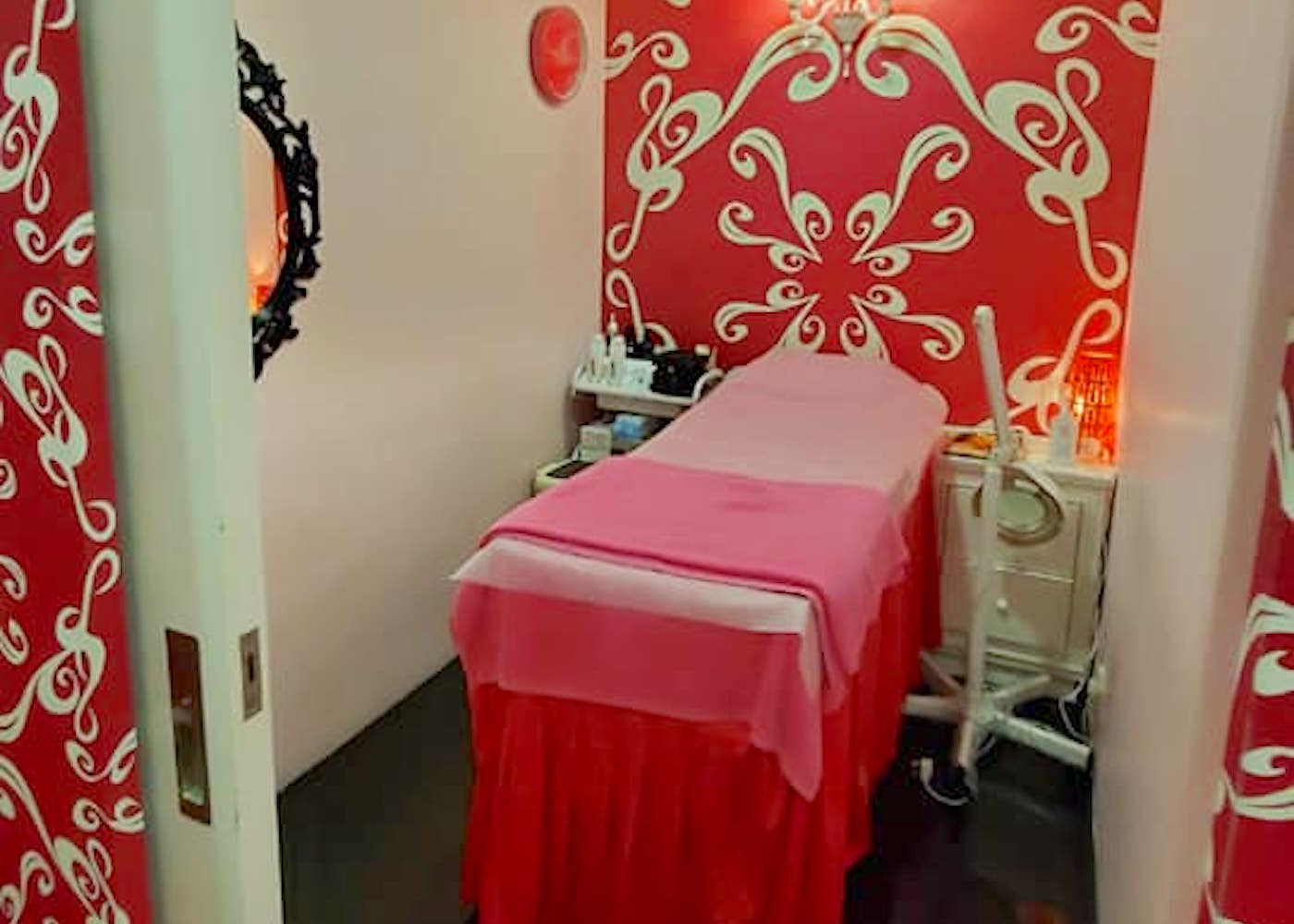 Waxing salons in Hong Kong: Go from hair to bare | Honeycombers