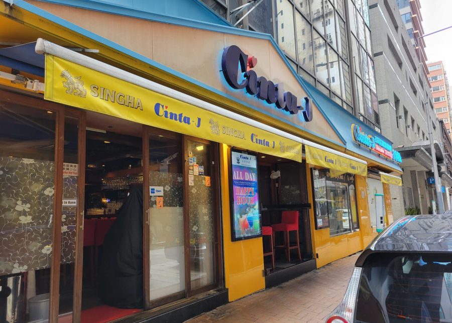 Dive Bars In Wan Chai Cocktails That Keep Us Happy Honeycombers