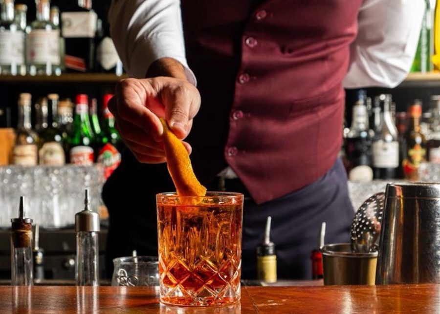 Shake it up at these cocktail classes in Hong Kong | Honeycombers