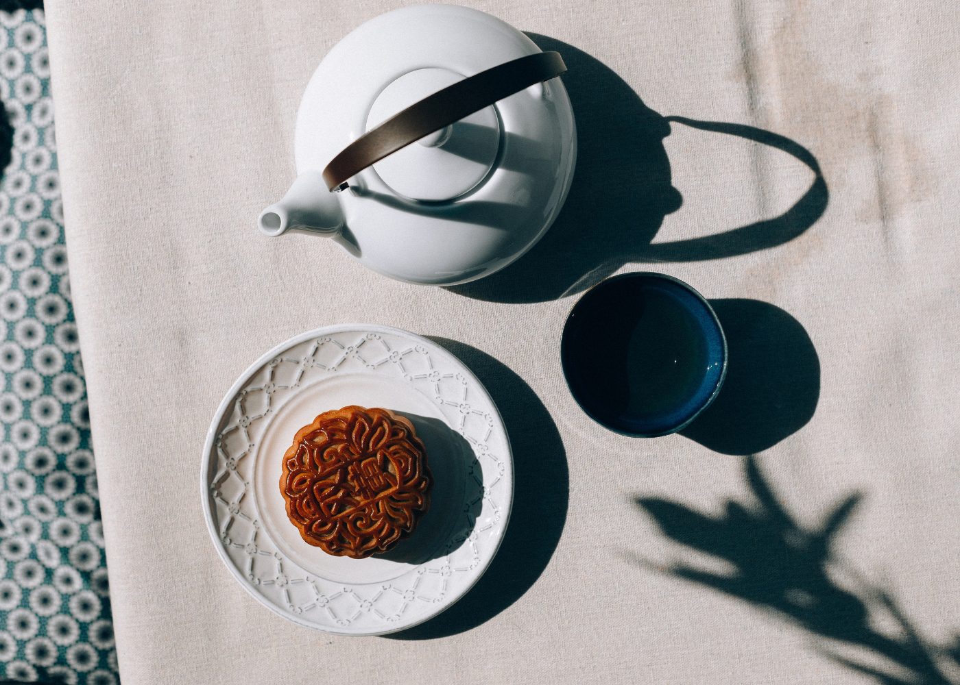 Mooncake & tea pairing for a healthy Mid-Autumn Festival | Honeycombers