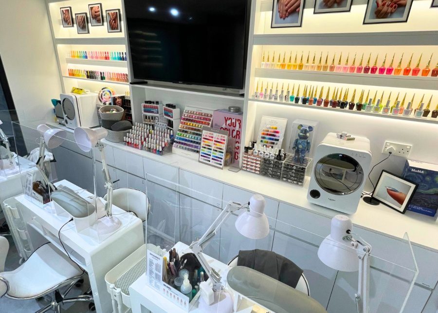 Reviewing my first Russian mani-pedi by Ooh La La Nails | Honeycombers