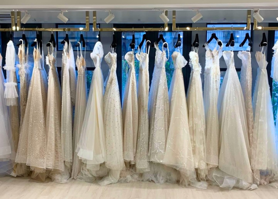 Tying the knot? See Hong Kong’s best wedding gown rentals!