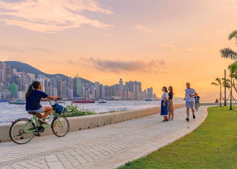 Revel by the waterfront at these Hong Kong promenades | Honeycombers
