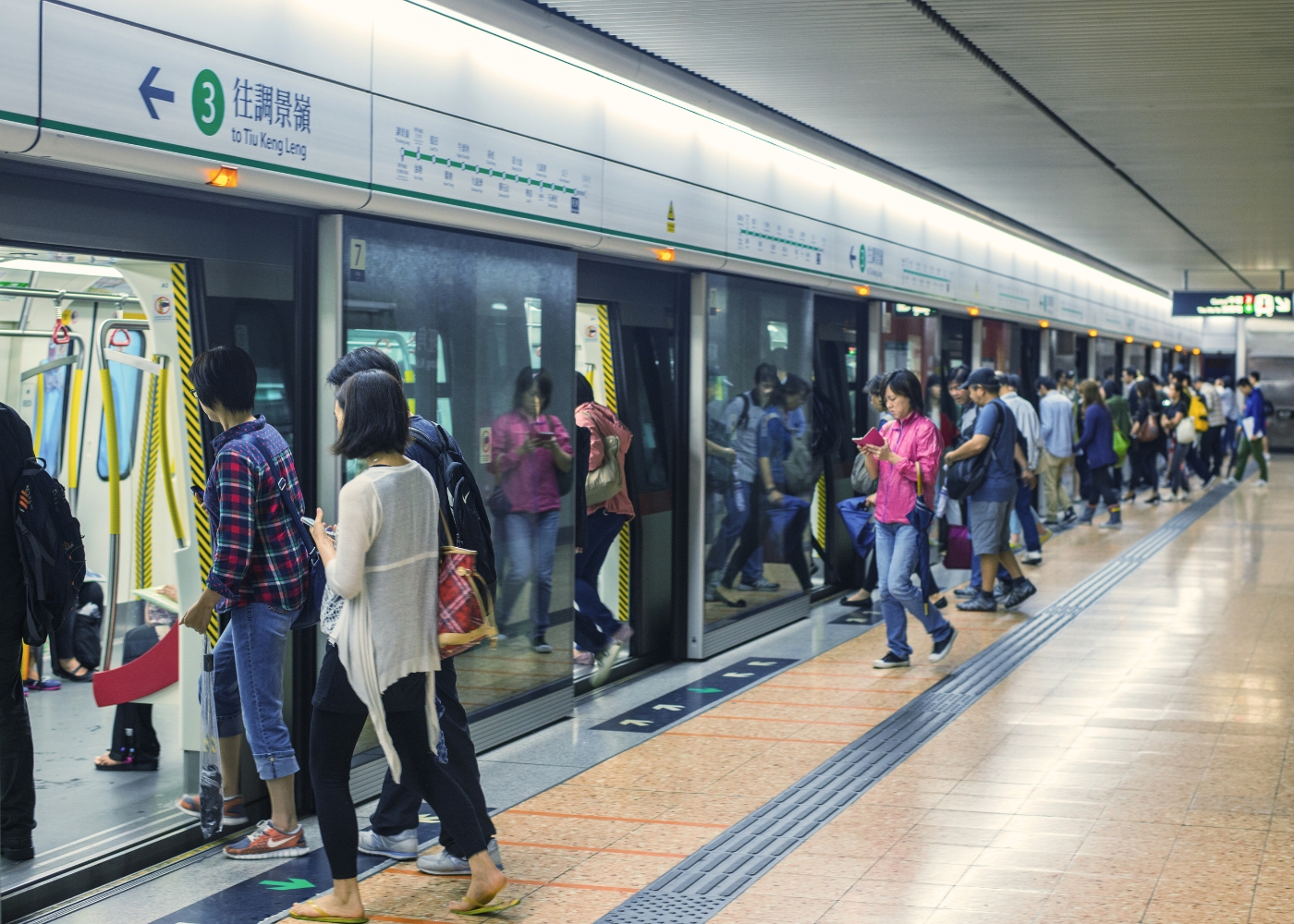 An easy guide to public transport in Hong Kong | Honeycombers