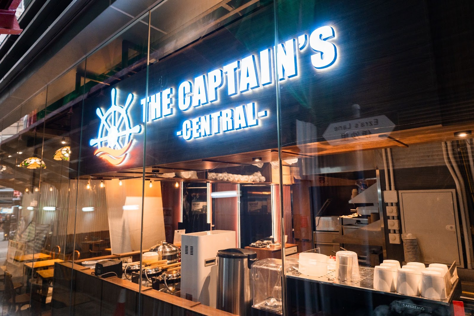 Late night food and 24 hour restaurants for night owls in Hong Kong