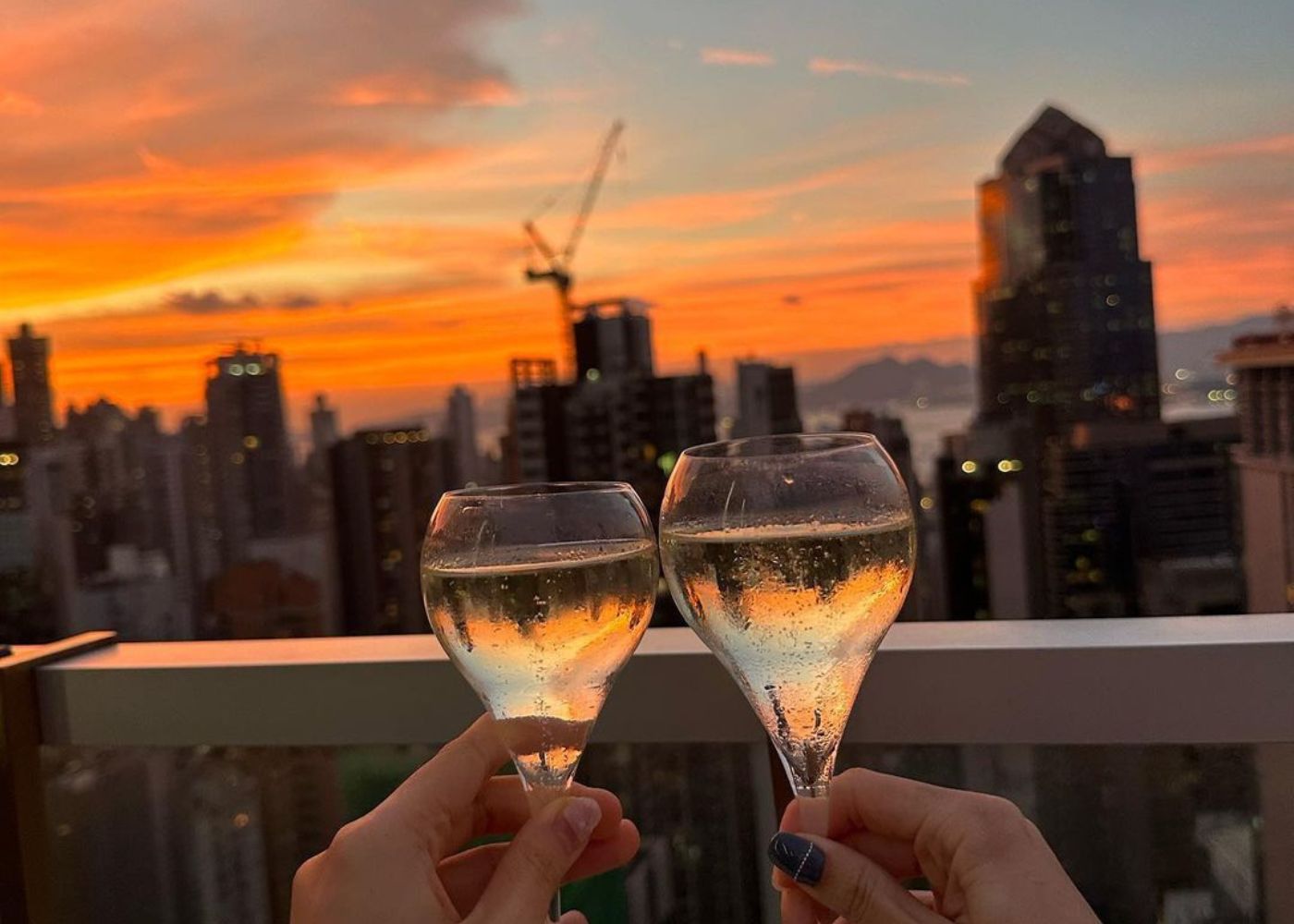 25 Best happy hours in Hong Kong to drink on the cheap